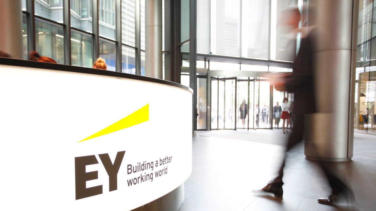 Inaugurato a Milano il primo EY wavespace d'Italia - PC Professionale